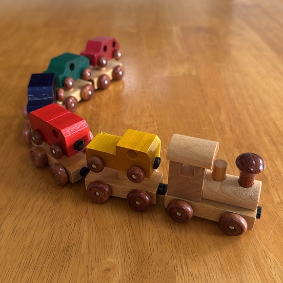 Toys | Nib Magnetic Wooden Train Set Multicolor Cars Haul Carrier Dad ...